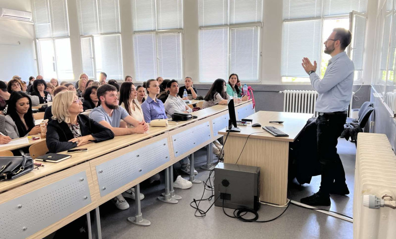 Mësimdhënësit e UFAGJ mbajnë ligjërata në Universitetin e Mjekësisë në ...